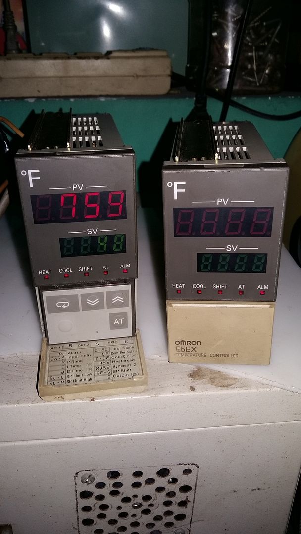 Thanh lý vài bộ điều khiển nhiệt độ OMRON E5EX-VAA-F